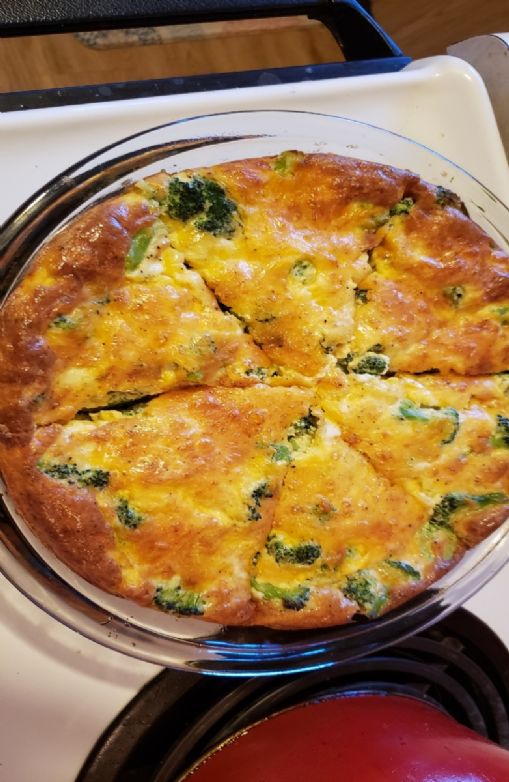 Crustless broccoli and cheese quiche Recipe | SparkRecipes